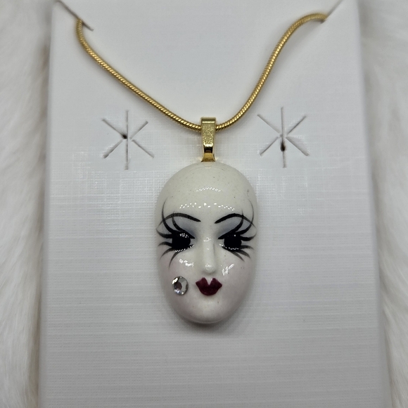 Fancy Faces | Jewelry | Vintage Fancy Faces Hand Painted Porcelain ...